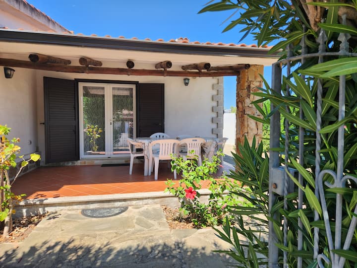 Villetta Con Veranda A 900 M Da Spiaggia-s.teodoro - San Teodoro