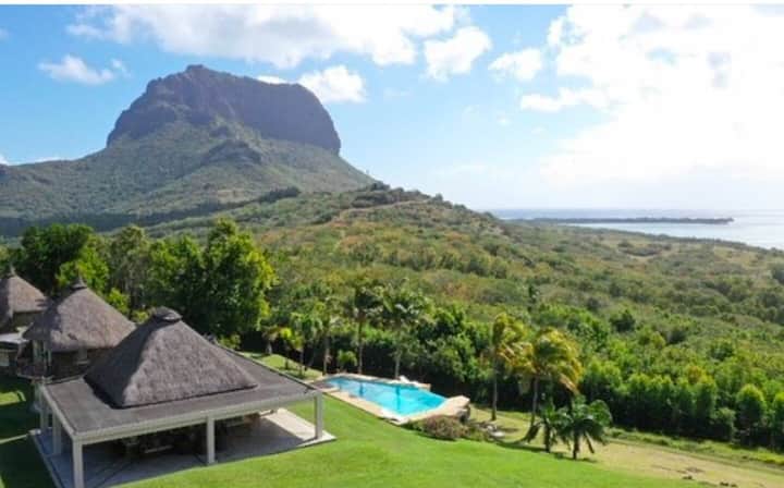 Petit Morne Lodge — Au Pied Du Morne - Maurice