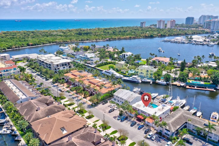 #1, One-bdrm, Marina/pool Partial View, King Bed - Fort Lauderdale