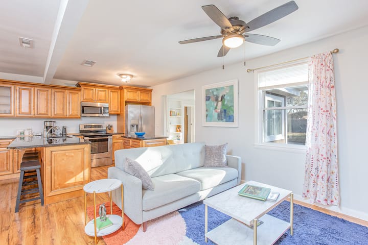 Sleeps 6 · Stocked Kitchen · Large Yard · Laundry - Skidaway Island, GA