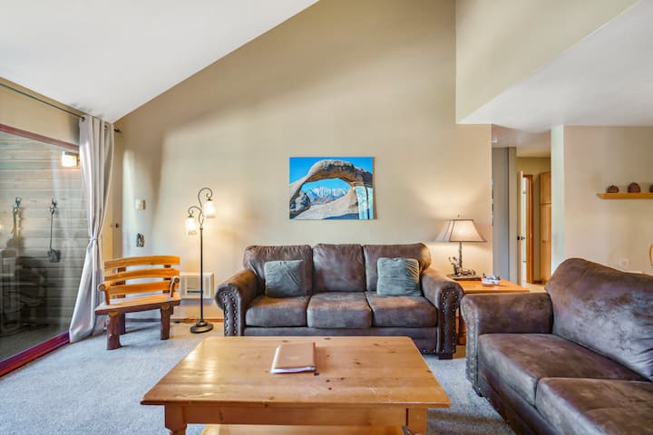 Upgraded Interior, Great View~elevator - Mammoth Lakes, CA