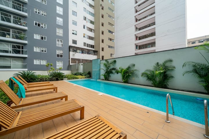 Luxury Flat Miraflores Pool Gym Fast Wifi Balcony - Lima