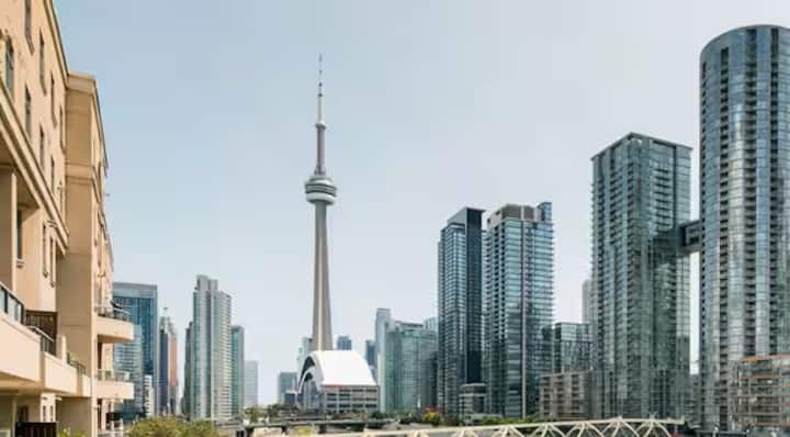 Bright Executive Condo Cn Tower View + Gym & Sauna - Toronto, ON