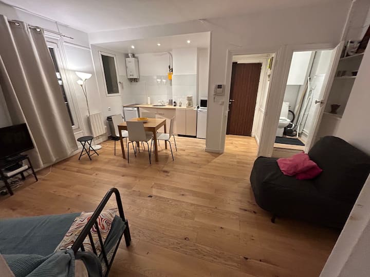 Montmartre, Sacré Coeur, Notredame, 40m2, 8 Pers, - Saint-Denis, France