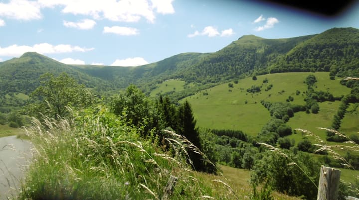 Gîte Vallée D'aspre, Location Montagne Plain Pied - Salers