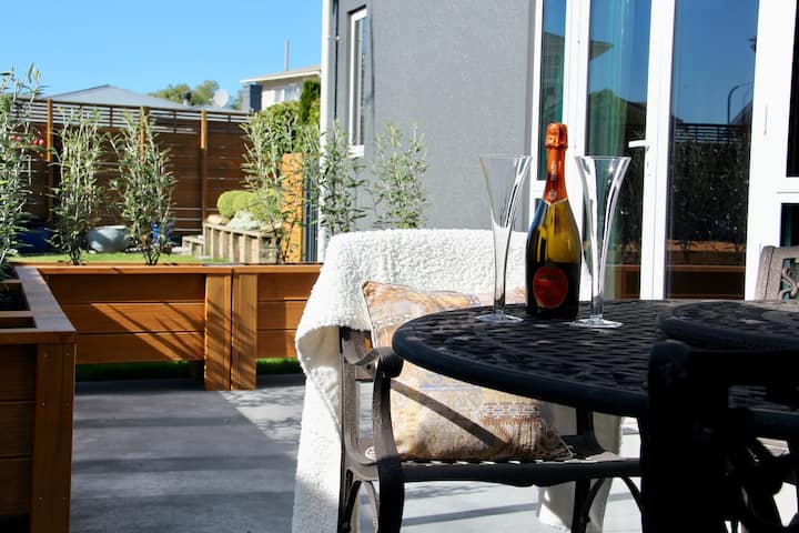 Modern/central To Everything! - Napier