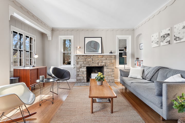 Designer Family Home | 4b + Office | Gas Fireplace - Edina, MN