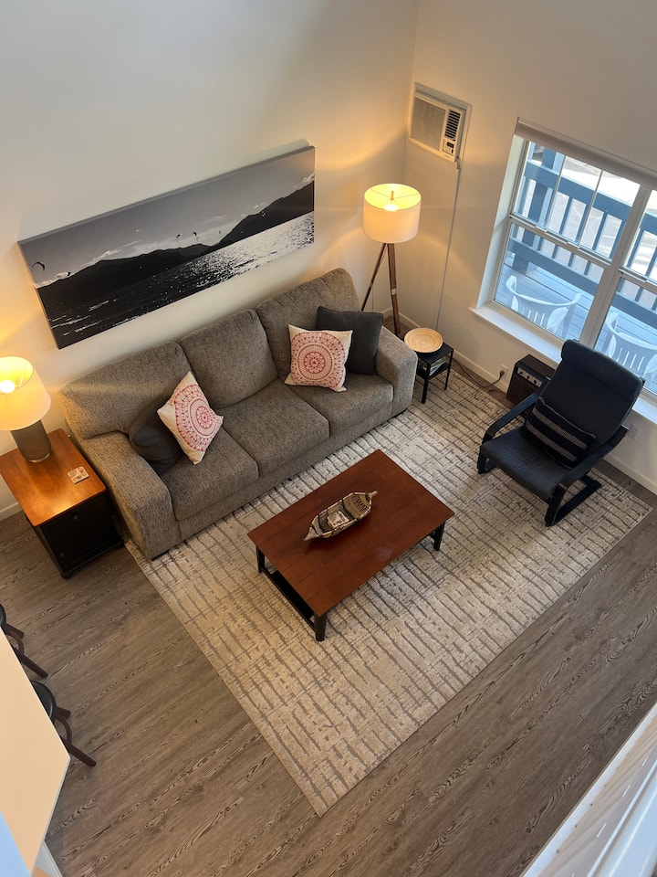 Light And Bright: Condo In Downtown Hood River - Hood River, OR