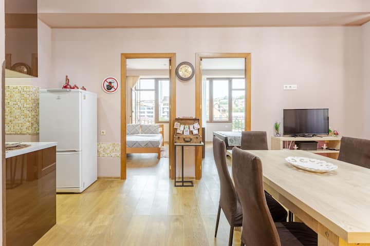 Avlabari 5/35. 2br Apartment In The Old City - Tiflis