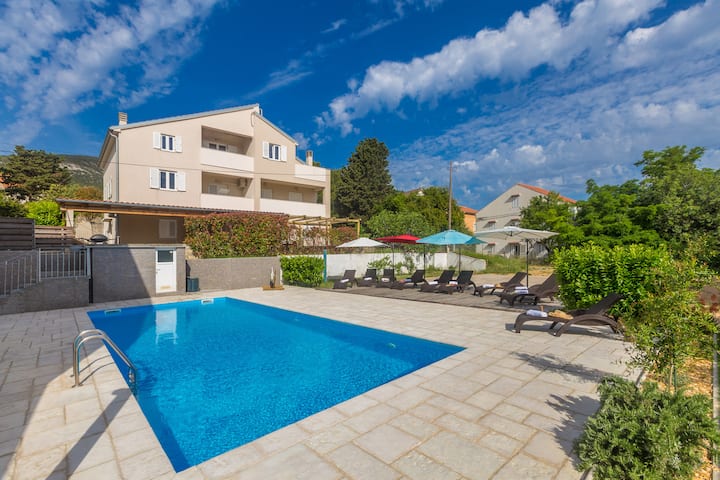 Yolo-residence, Apartment Family Lux - Nerezine
