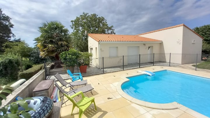 Petite Maison à La Campagne - Saujon