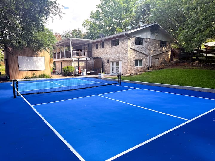 Secluded Half Acre Gem W/ Private Pickleball Court - Austin, TX