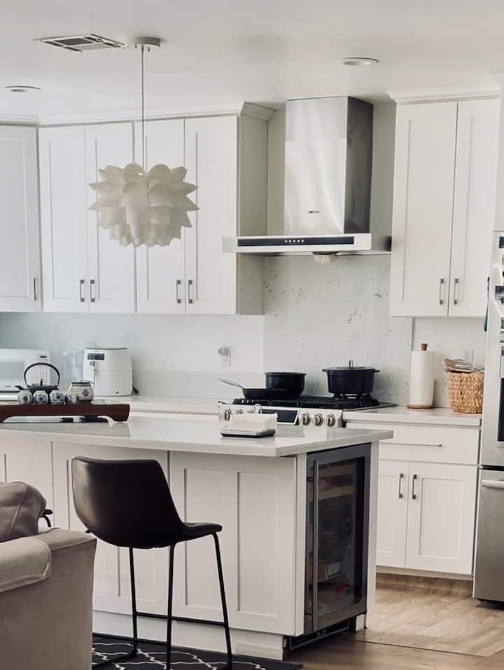 Charming Home Walk To Jpl, Close To Pasadena - Pasadena, CA