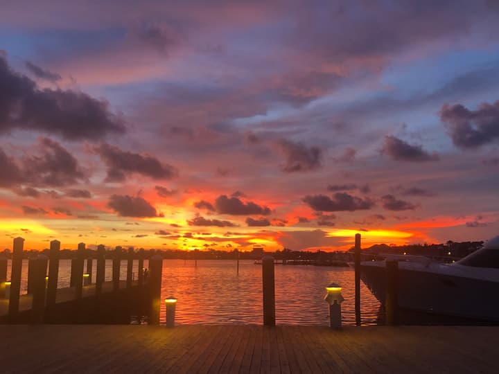 Sunsets! First Floor Golf Villa On The Water. - Panama City, FL