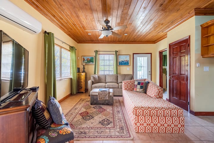 Ocean Blue House - 5-7 Minutes Walk To The Beach. - Nassau