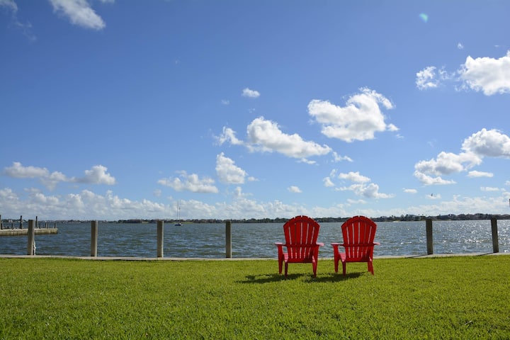 Room: Coastal King 1st Floor - The Lakehouse - Kemah, TX