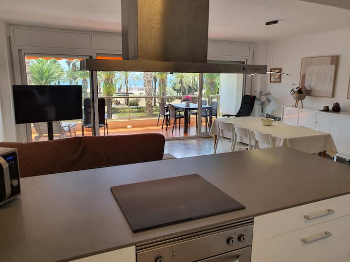 Fantastic Appartement Sur La 1ère Ligne De La Mer - Salou