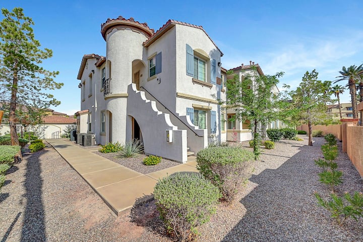 Elegant Henderson Condo - Henderson, NV