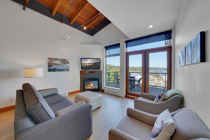 2 Bedroom/2 Bath Apartment On Salt Spring Island - Salt Spring Island