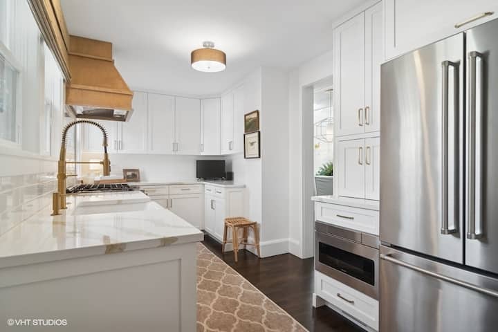 Perfect Bungalow 1 Block To Downtown Libertyville - Libertyville, IL