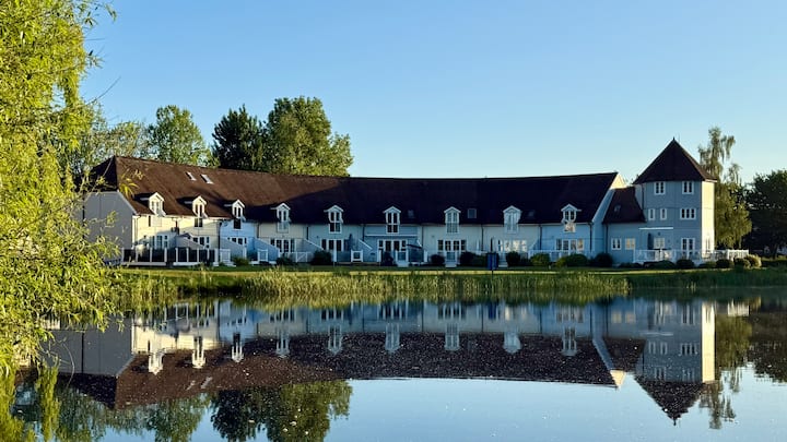 Kingfisher Lodge, Isis Lake In Cotswold Lakes - Bibury