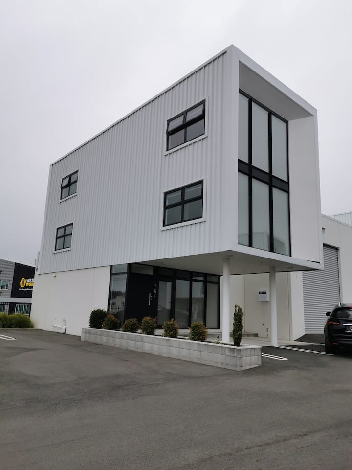 Mountain View Townhouse, New Plymouth
Two Bedrooms - New Plymouth