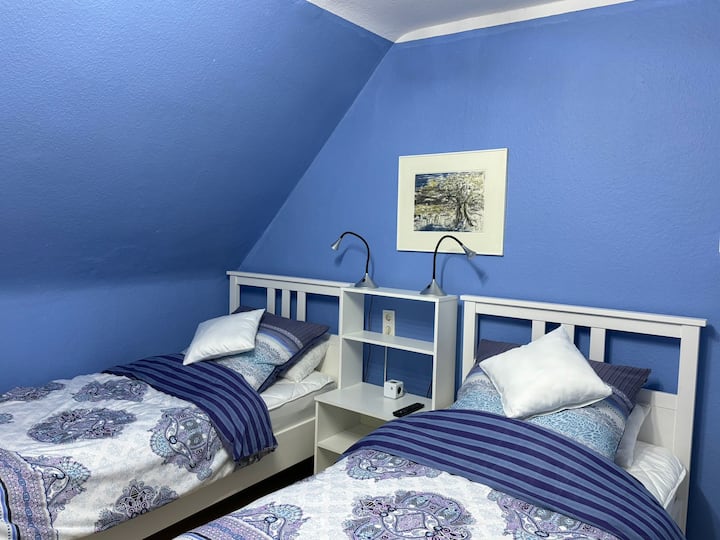 Apartment For 4 People Near Trade Fair & Airport - Düsseldorf