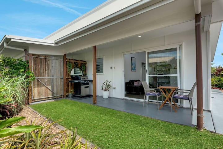 Beachside Retreat - Stroll To Beach! - Bribie Island