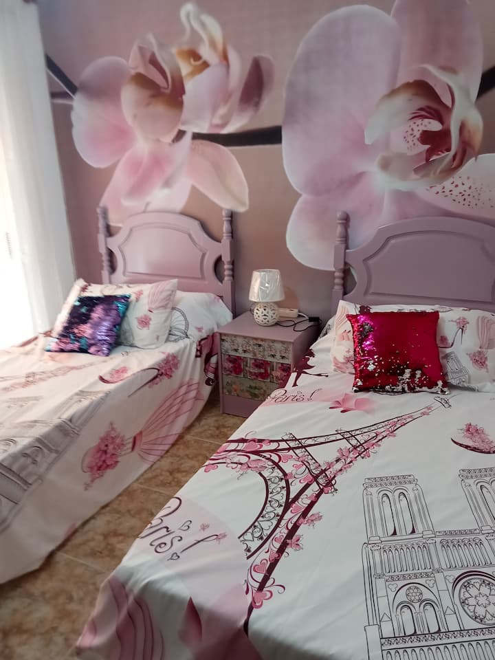 Dama Del Puerto - Valencia