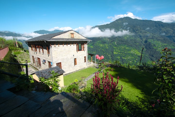 Himalayan Escape | Panoramic Views & Private Chef - China