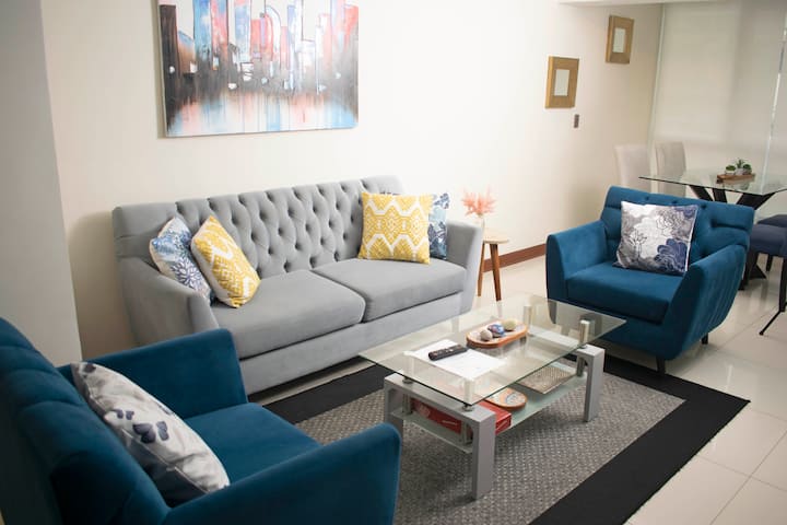 Two Blocks From Lighthouse! - Quiet Lima Apt - Lima