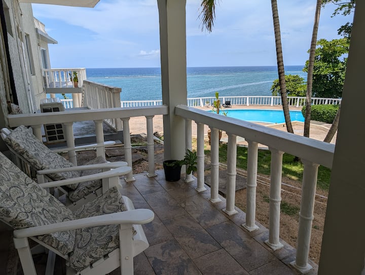 Clean, Comfy & Quiet W/views * No Fees * - Jamaica