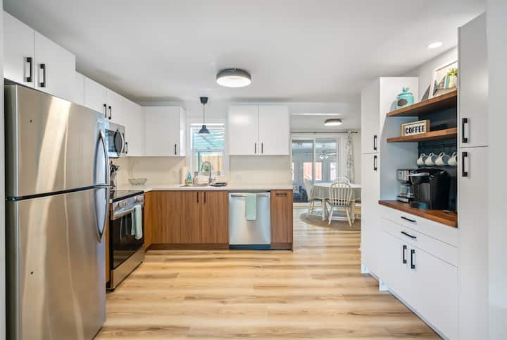 Steps From The Beach - Crystal Beach