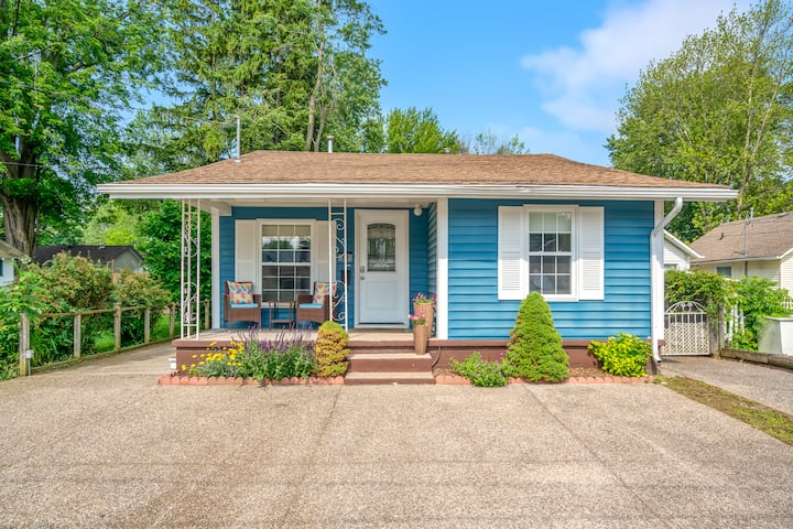 Steps From The Beach - Crystal Beach