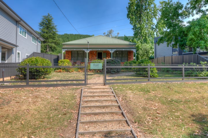 Bright River Cottage - Wandiligong