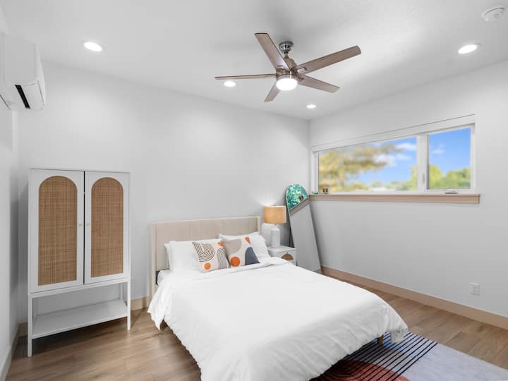 Modern Salt Lake City Haven: 1.5 Bedroom, 2 Bath - University of Utah Hospital, Salt Lake City