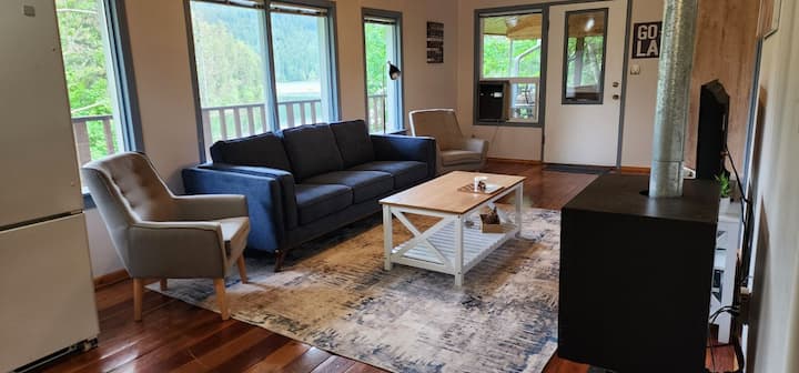 Cabin Overlooking Gardom Lake. 15min To Salmon Arm - Enderby
