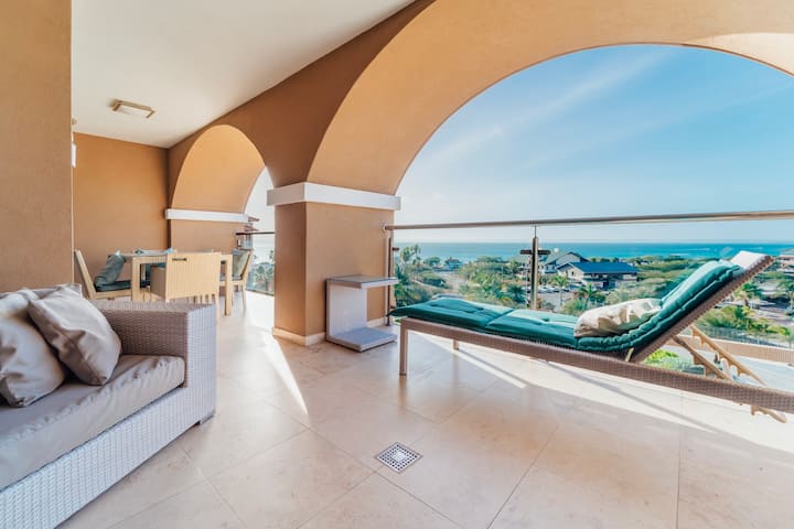 Astonishing Eagle Beach Top Floor View Condo - Aruba