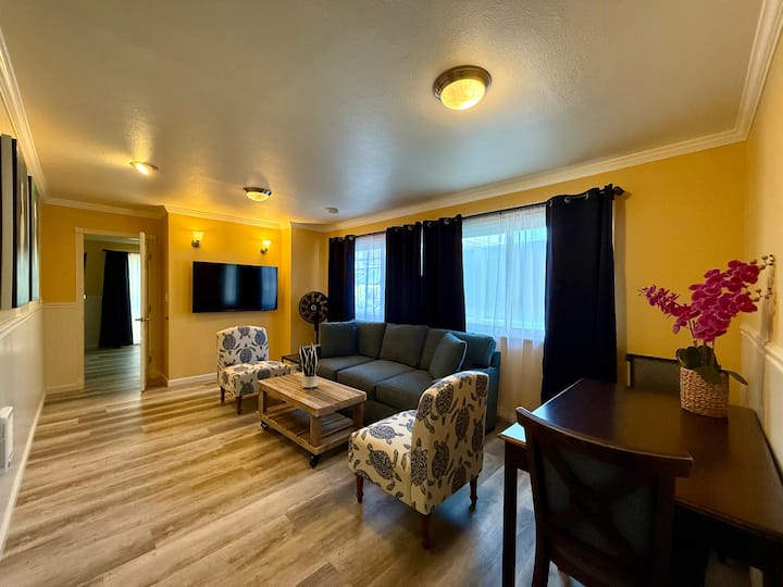 Near Beach & Lake With Full Kitchen - Monterey, CA