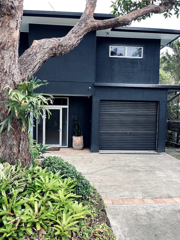 Happy Days, Point Lookout - Spacious & Central - Moreton Island