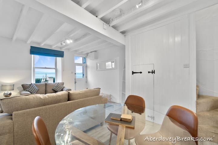 Bron Y Graig | Aberdovey | 2 Bedrooms | Sleeps 4 - Aberdovey