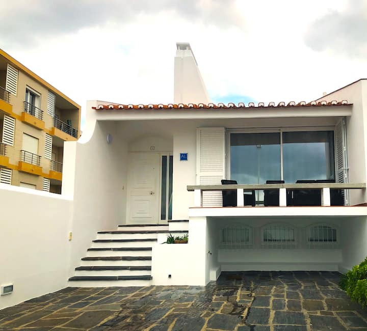 Casa Do Mar - House Of The Sea -  Nazaré - Nazaré