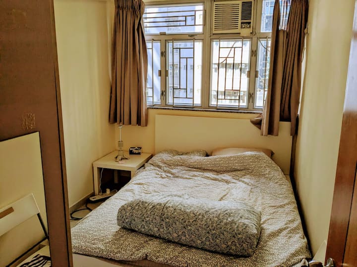 Cozy Room And Big Bed Perfectly Located In Wanchai - Wan Chai