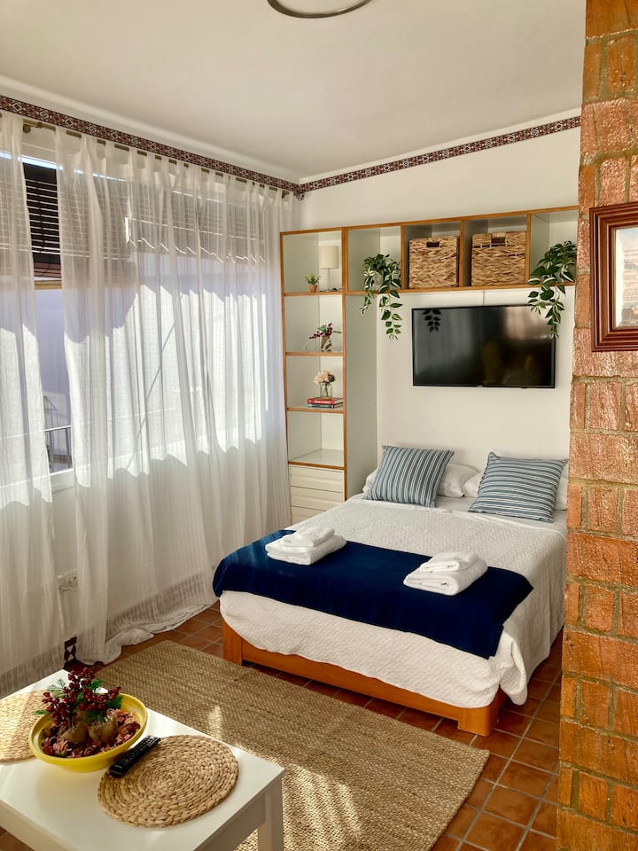 Estudio-ático Con Terraza En El Centro De Sevilla - Sevilla, España