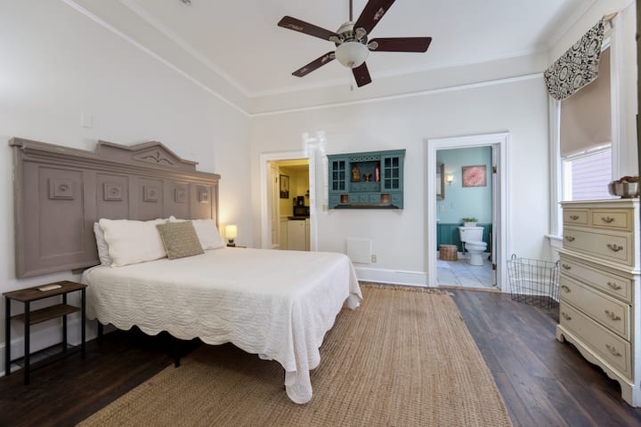 Historic District Dimon Cottage, Suite B, Ft Moore - Columbus, GA