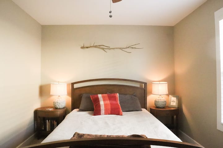 Peaceful Paris Mountain Retreat - Travelers Rest, SC
