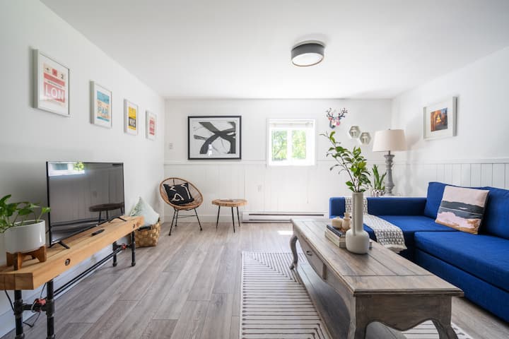 Amazing Neighbourhood Suite 10mins To Downtown Vic - Saanich