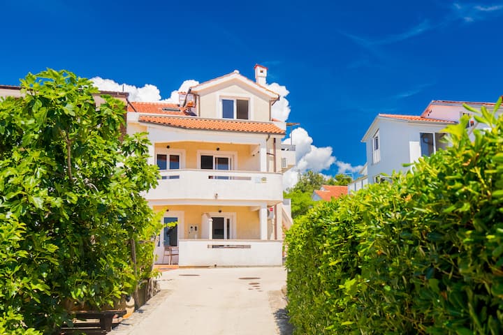 One Bedroom Apartment Dedic R - Krk