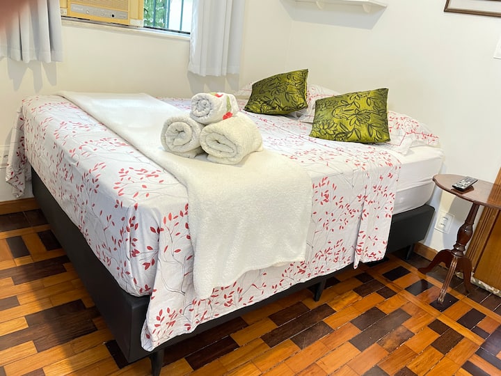 Suíte Privada Na Glória – Banheiro No Quarto - Rio de Janeiro