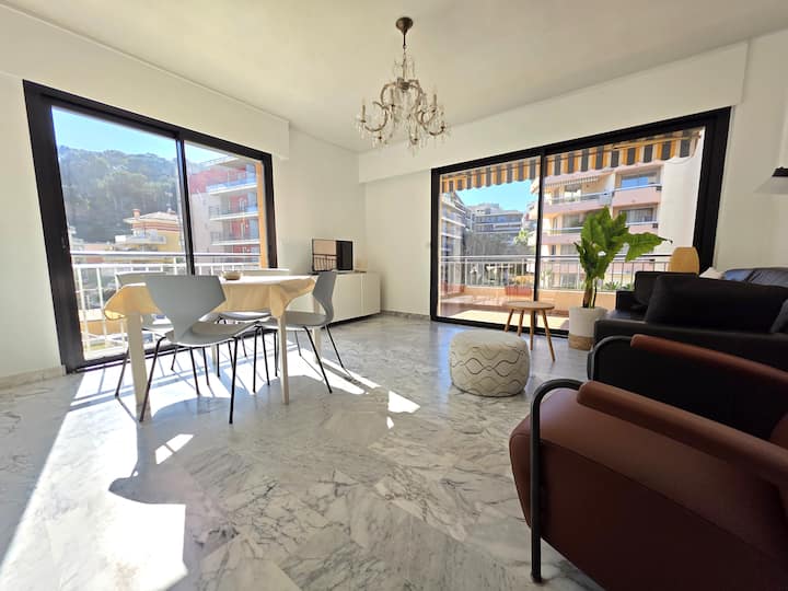 Roquebrune Cap Martin à Un Appartement 2 Pièces - Plage de Carnolès